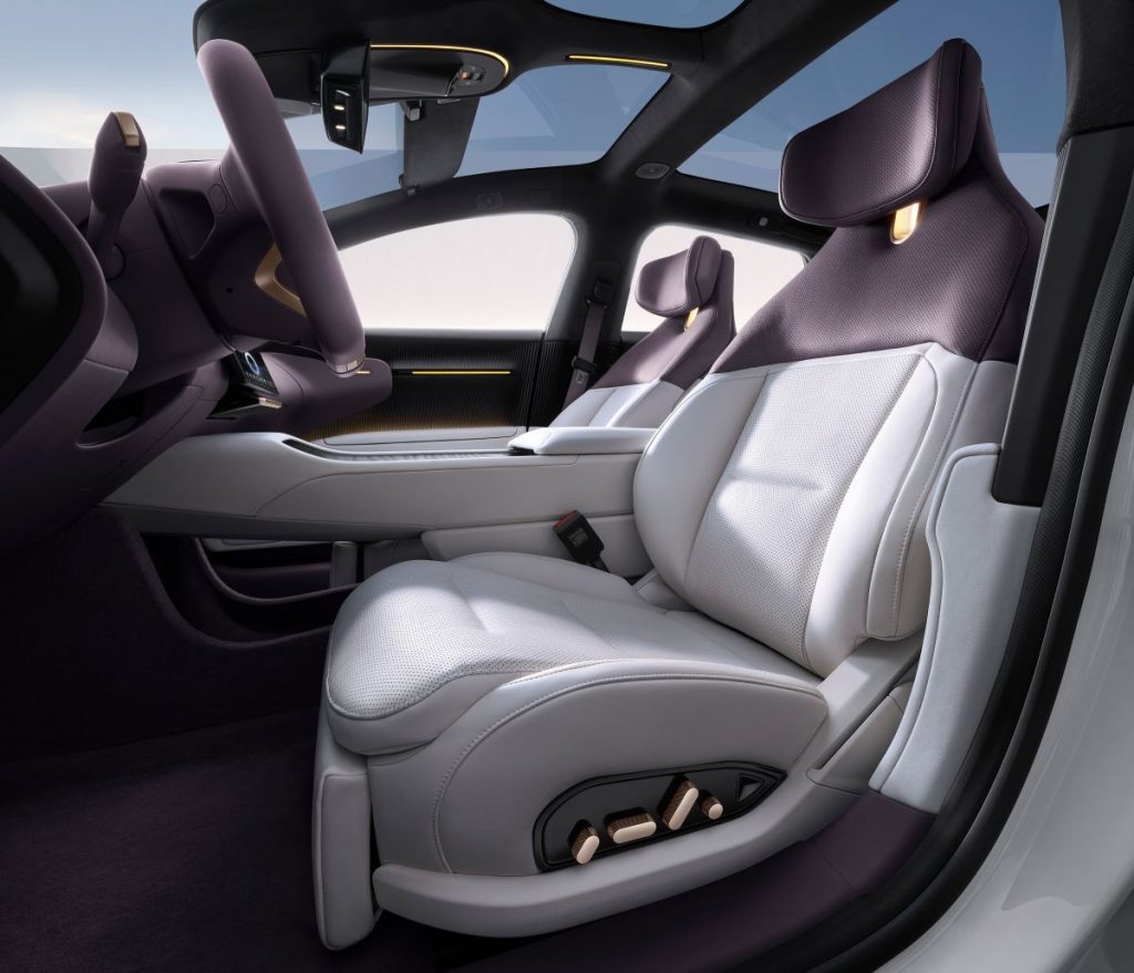 Avatr 12 คูเป้ไฟฟ้าสุดหรูจากแดนมันกร มาพร้อมพละกำลัง 578 แรงม้า ...